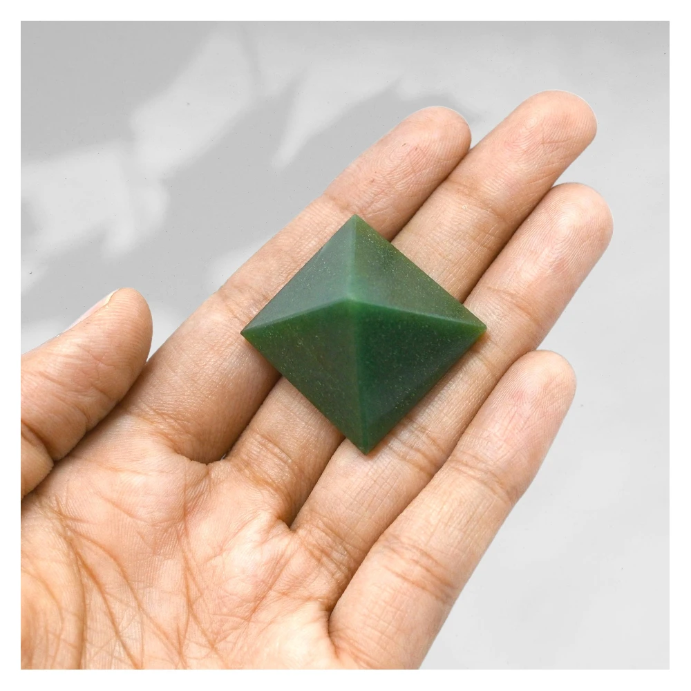 Green aventurine Pyramid - Premium Crystal Pyramids